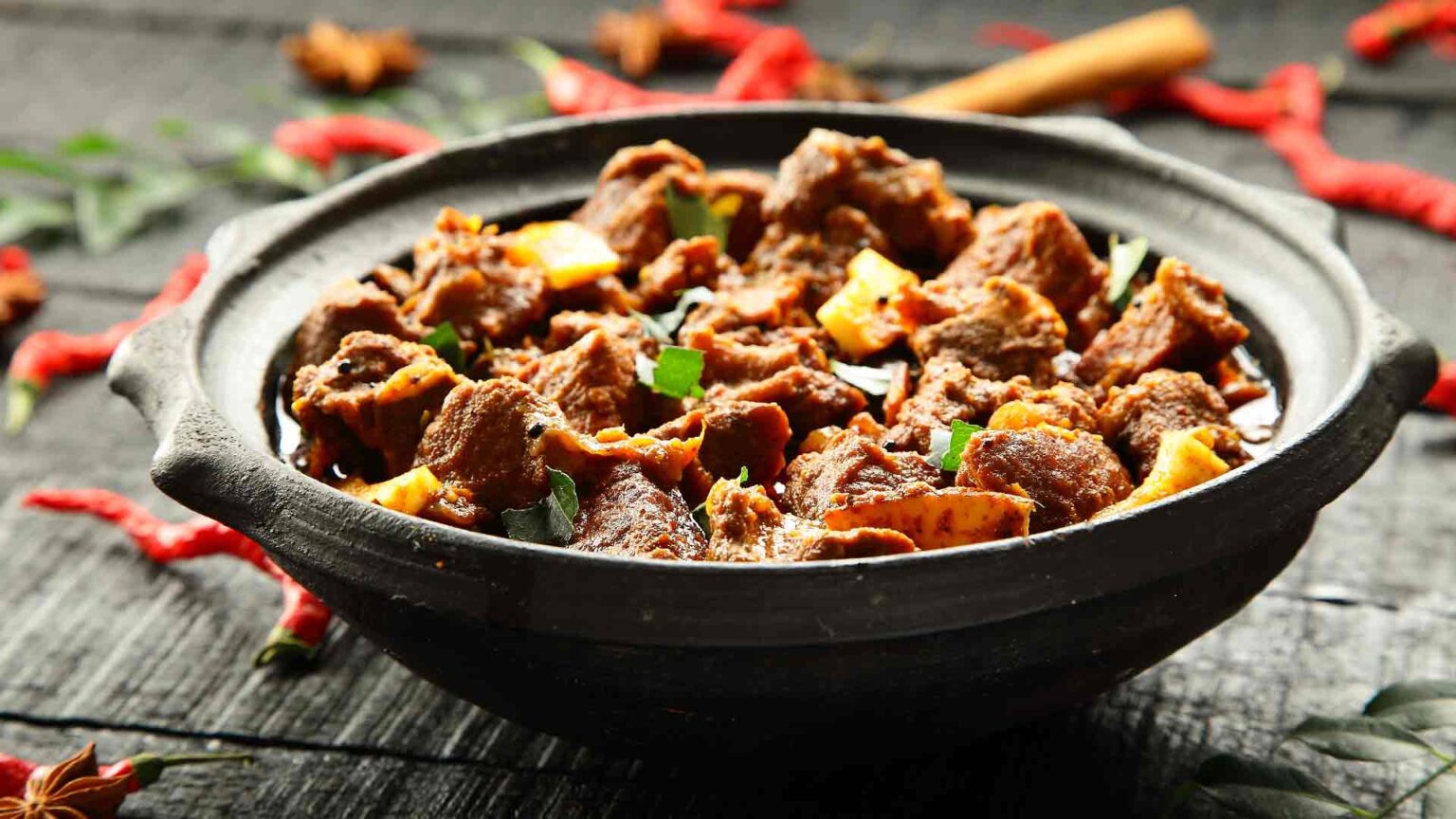 Best and Juicy Vindaloo available at Tandoori Bliss Adelaide